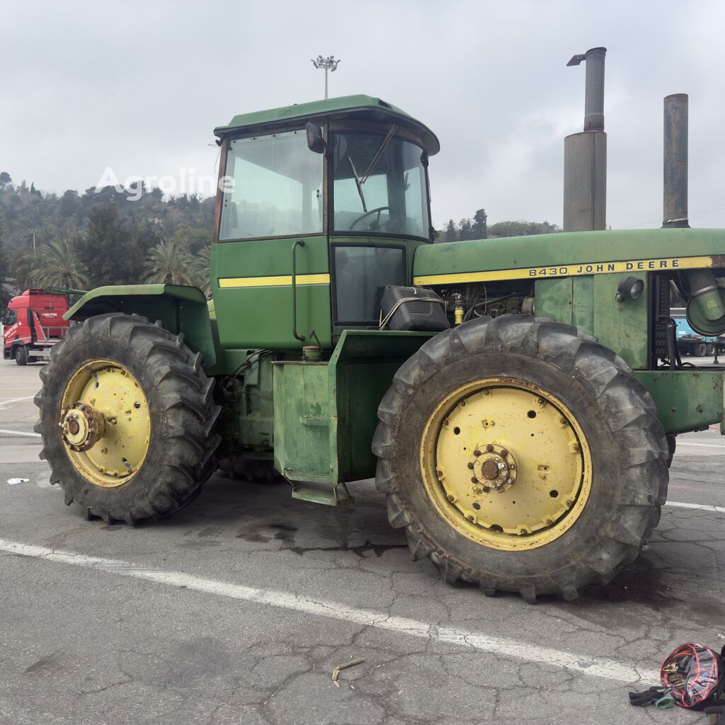 John Deere 8430 traktor točkaš