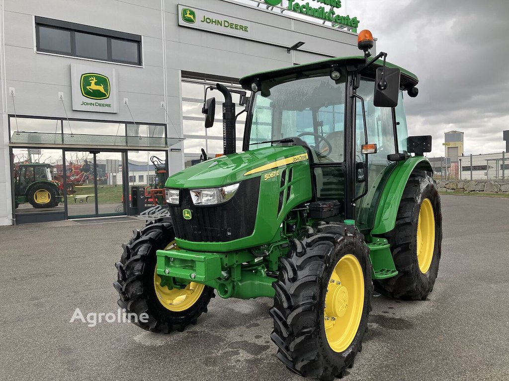 Novi John Deere 5067E traktor točkaš