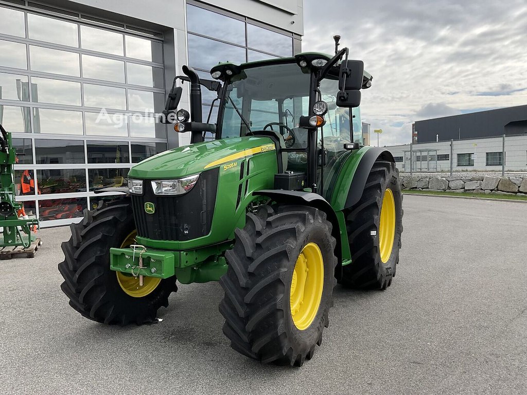 Novi John Deere 5095M traktor točkaš