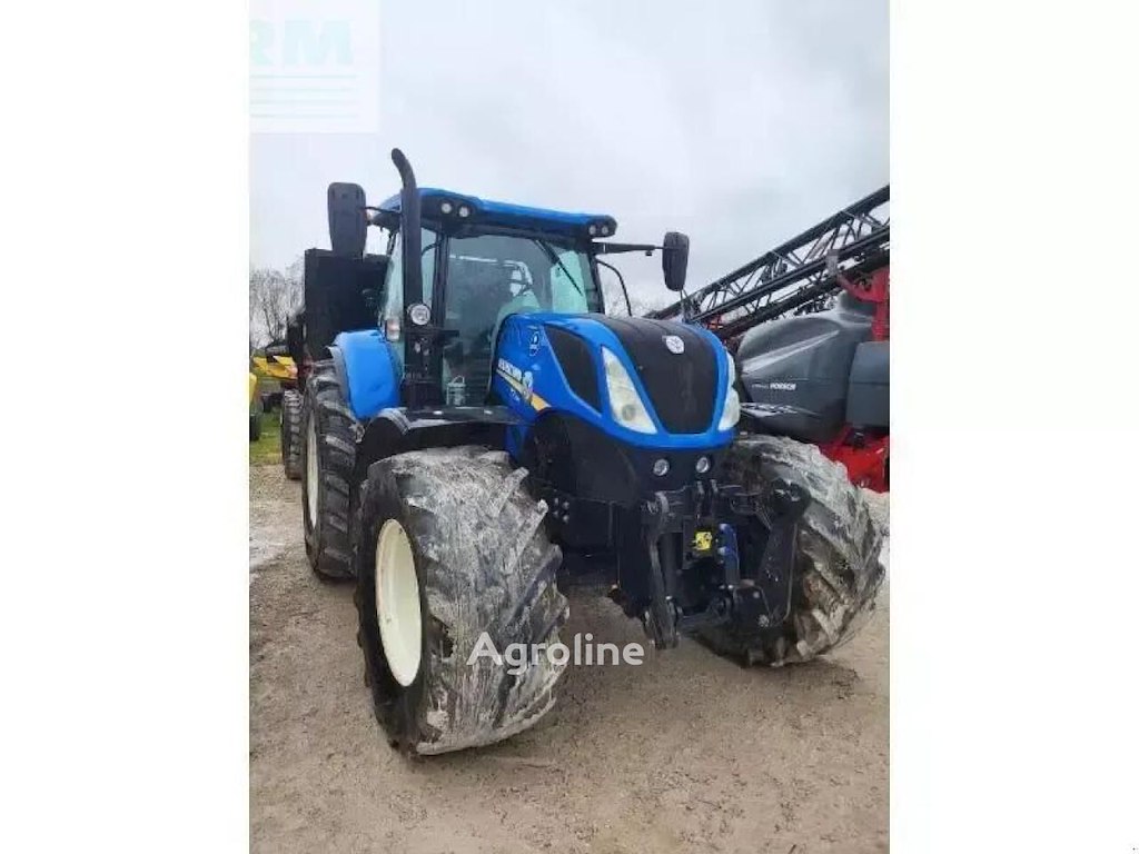 New Holland t7-260ac traktor točkaš