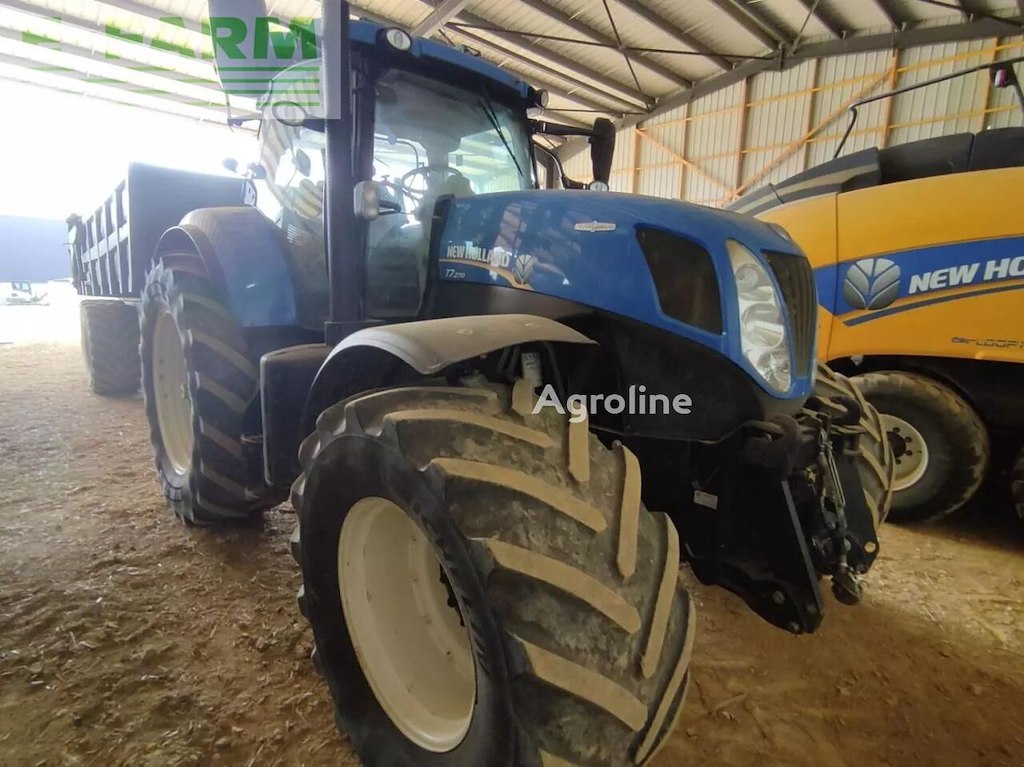 New Holland t7 270 ac traktor točkaš