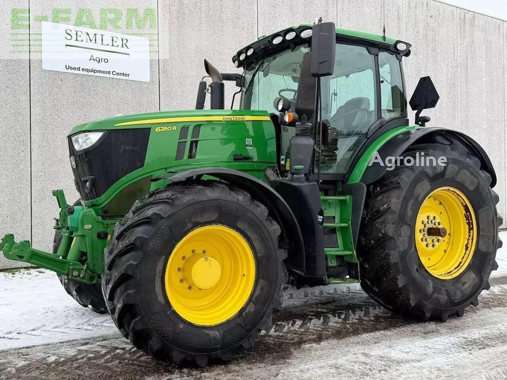 John Deere 6250r traktor točkaš