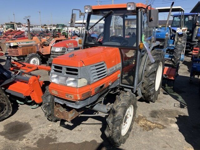 Kubota TRACTOR(Kubota) traktor točkaš