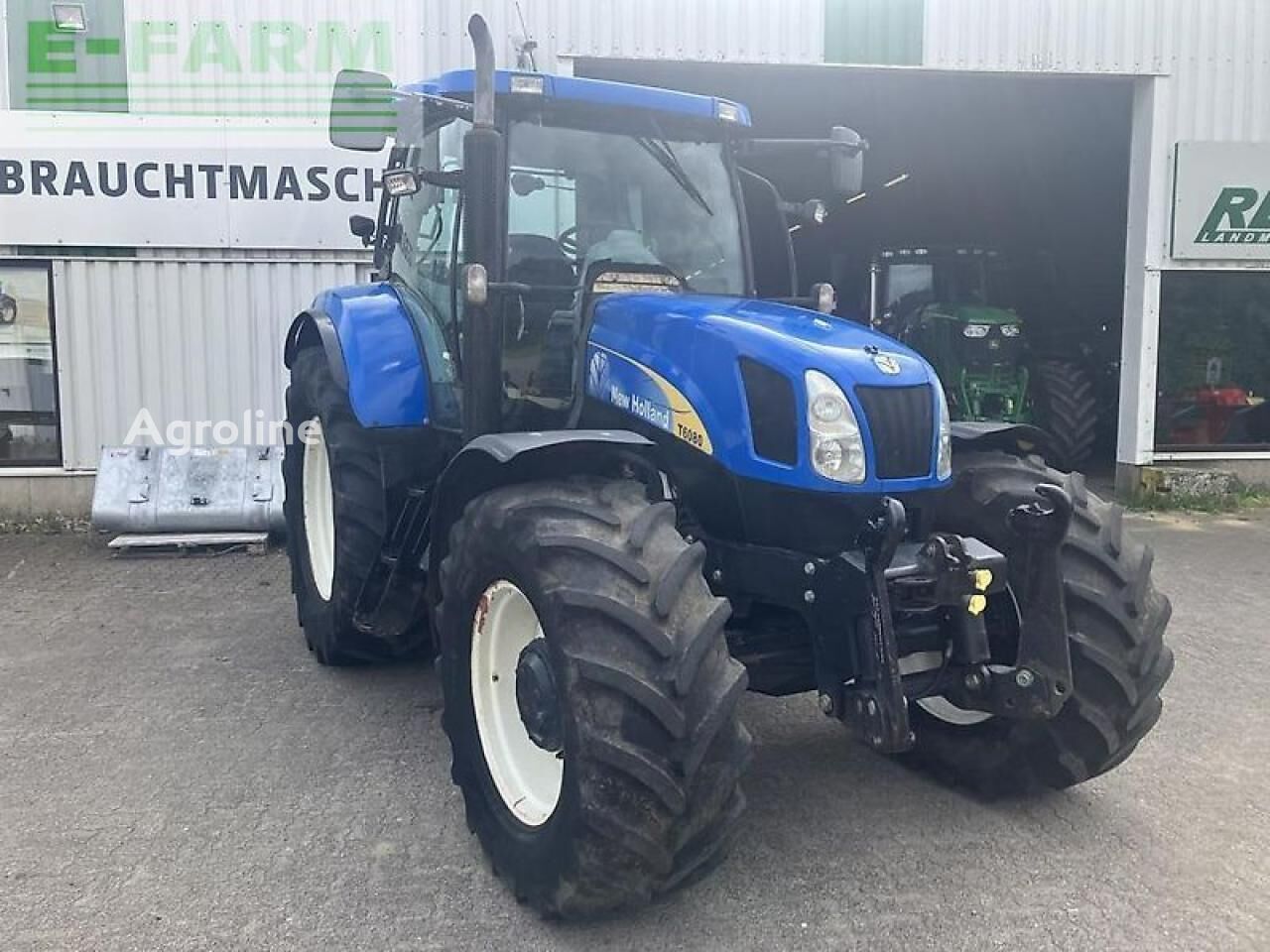 New Holland t6080 traktor točkaš