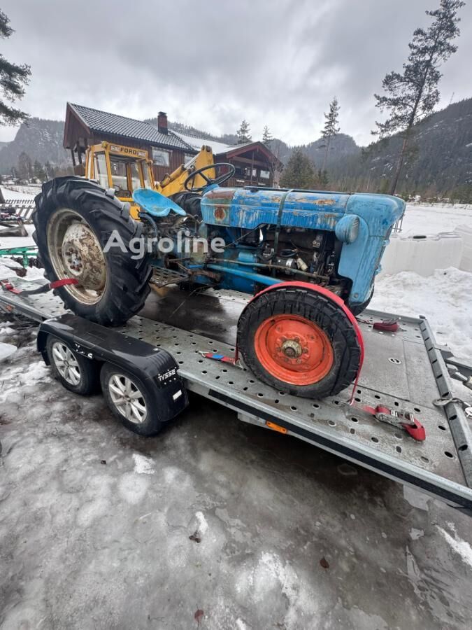Prodaje se Ford Dexta mini traktor na aukciji