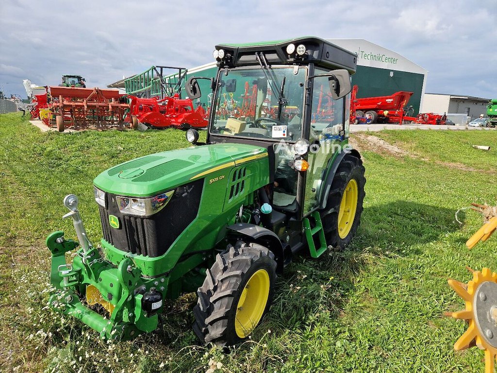 Novi John Deere 5105GN vinogradarski traktor