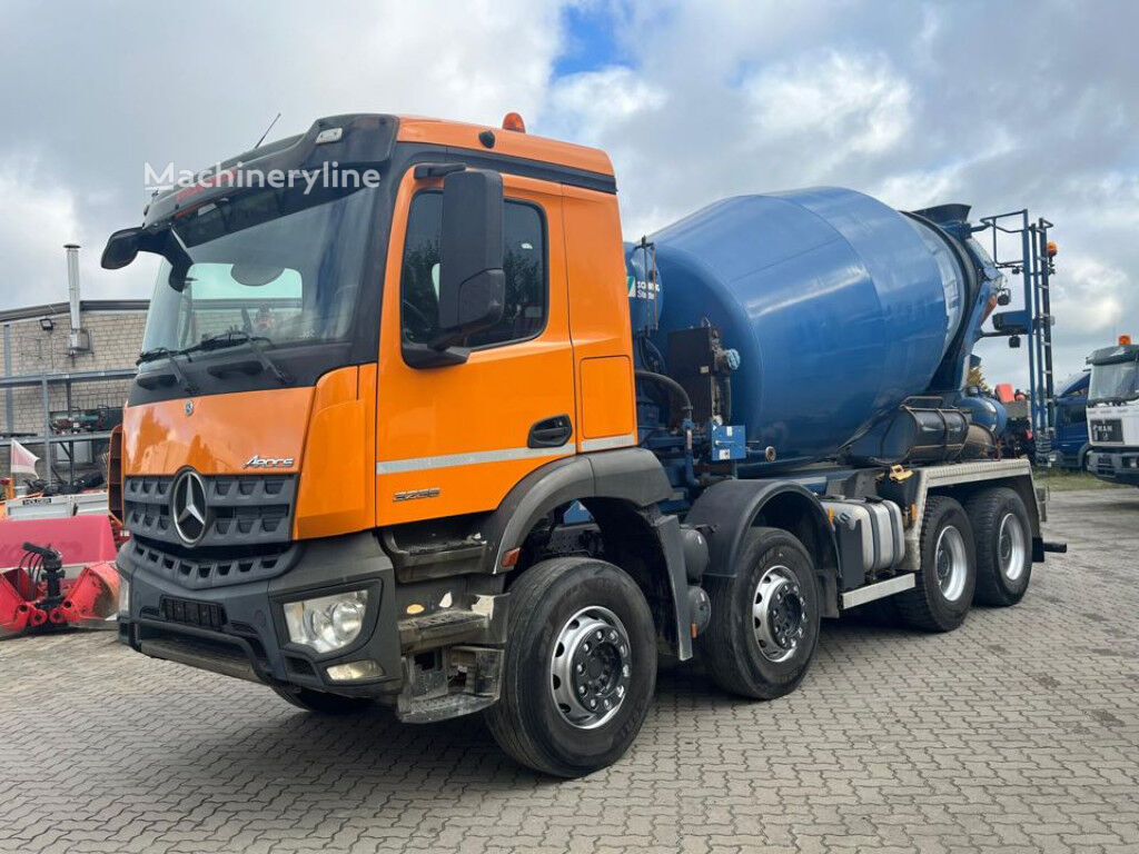 Stetter AM 9/8 FHCLL na šasiji Mercedes-Benz Arocs 3236 kamion s mešalicom za beton