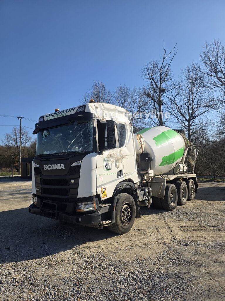 Stetter na šasiji Scania R410 XT kamion s mešalicom za beton nakon udesa
