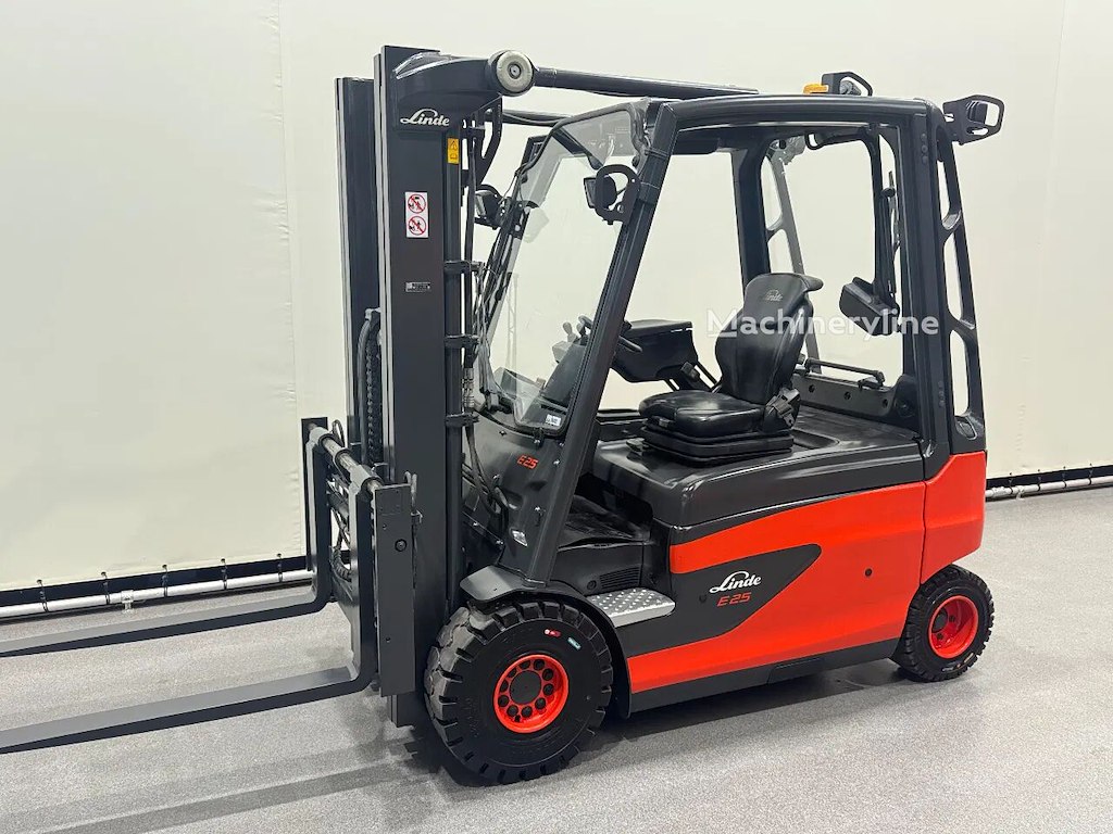 Linde 387 E 25 L-01. Inclusief nieuwe accu električni viljuškar