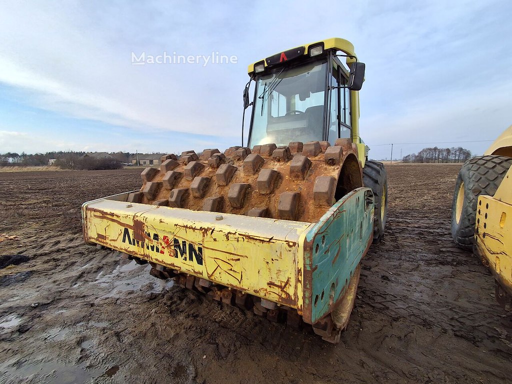 Ammann ASC 110 kompaktor s jednim valjkom