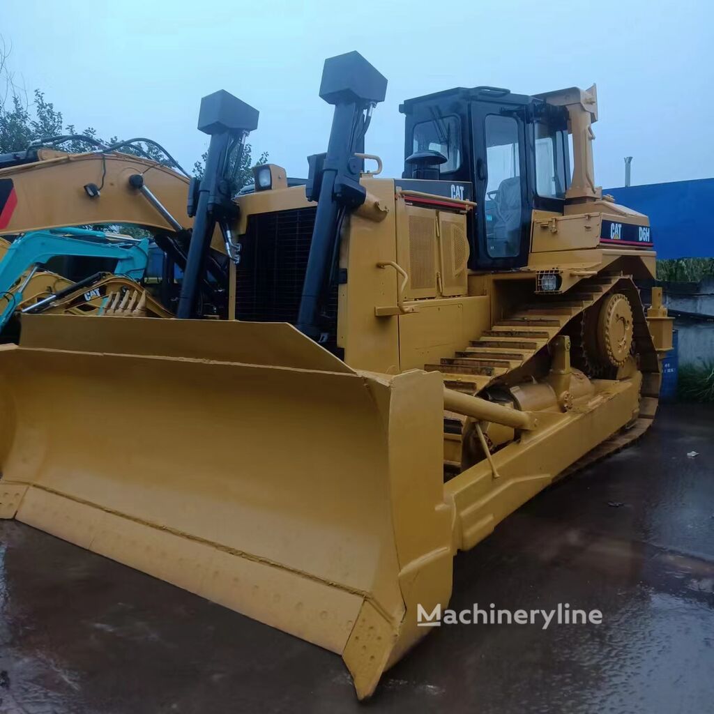 Caterpillar D6H buldožer