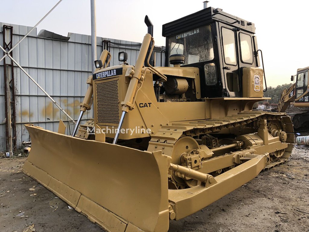 Caterpillar D6D buldožer