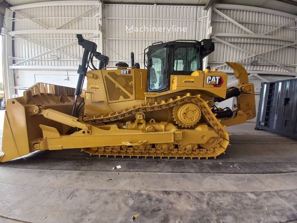 Caterpillar D8T (Jebel Ali Free Zone) buldožer