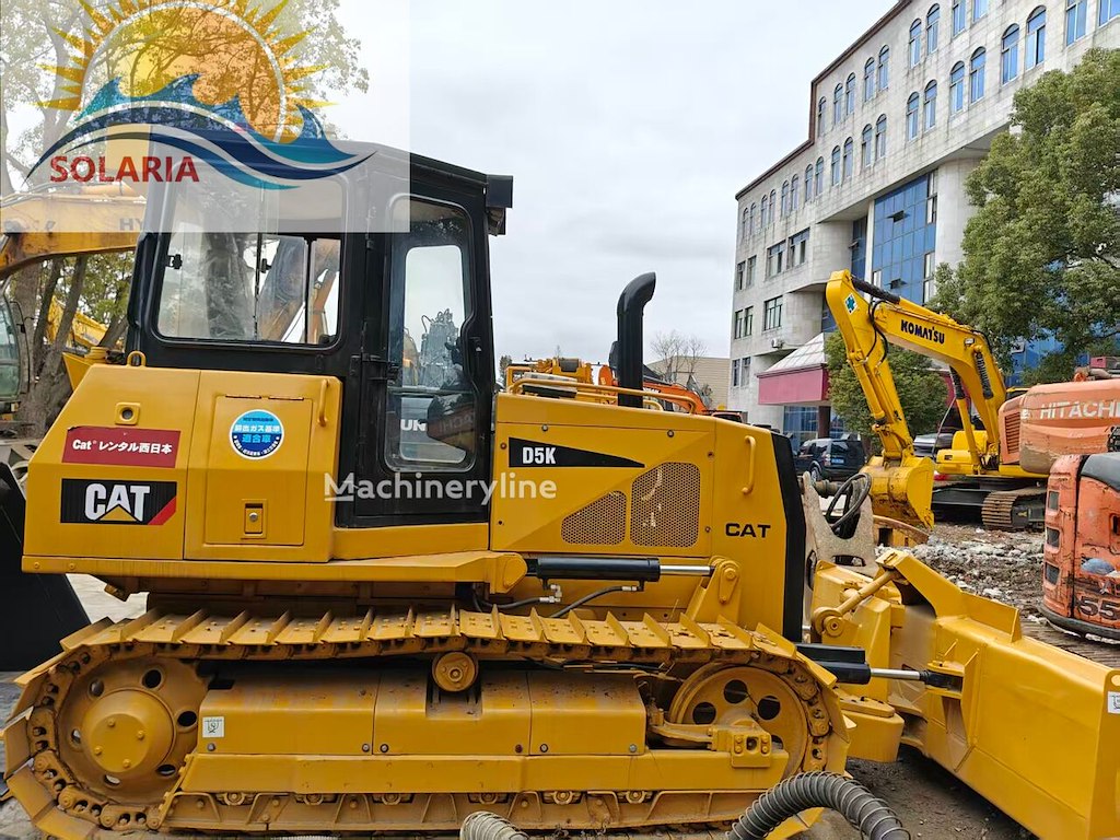 Caterpillar D5K buldožer