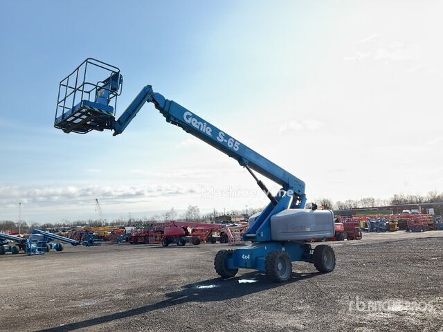 Prodaje se Genie S-65 teleskopsku dizalicu na aukciji