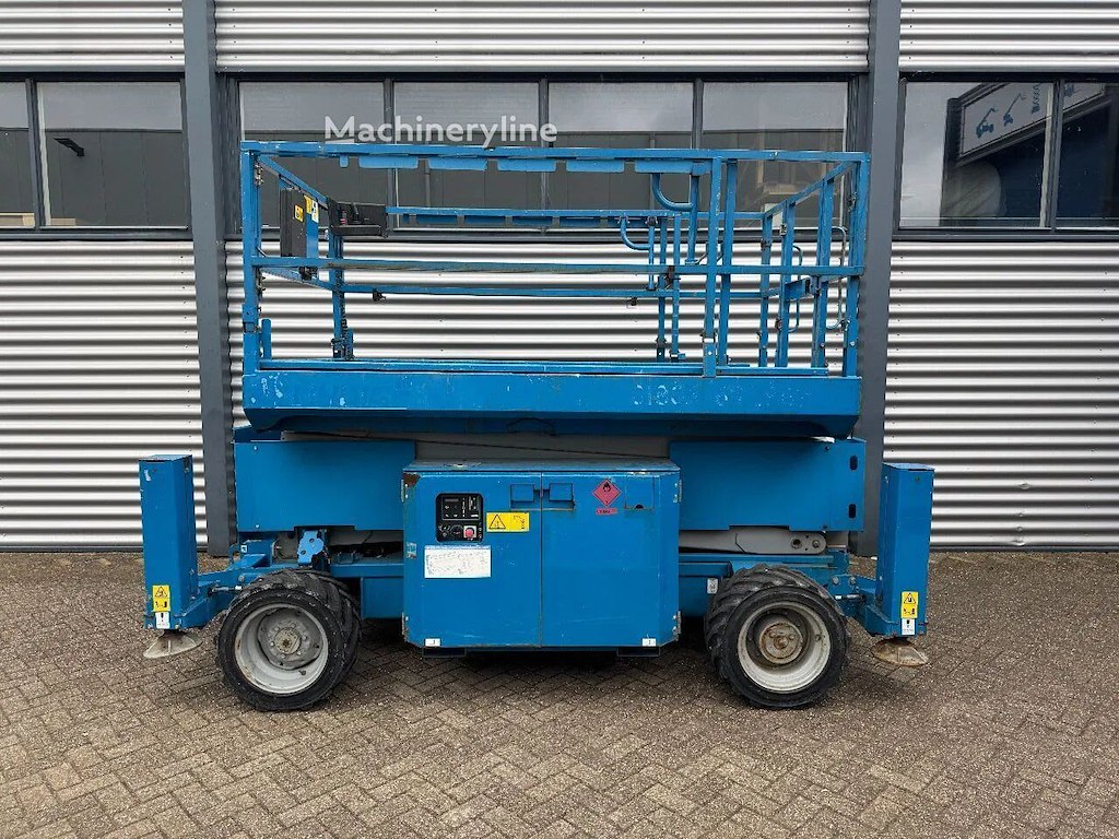 Genie GS3369RT Hoogwerker Schaarhoogwerker Ruwterrein makazasta platforma