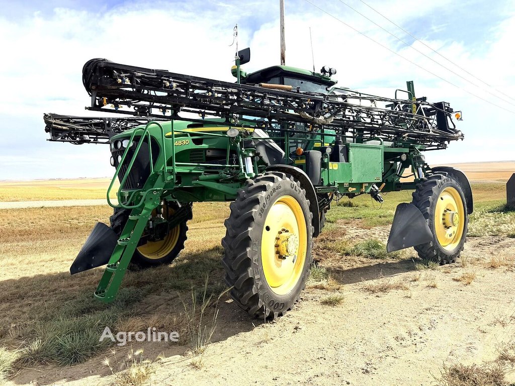 John Deere 4830 samohodna prskalica