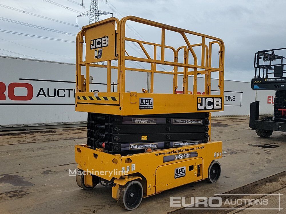 Prodaje se JCB S3246E hidrauličnu zglobnu platformu na aukciji