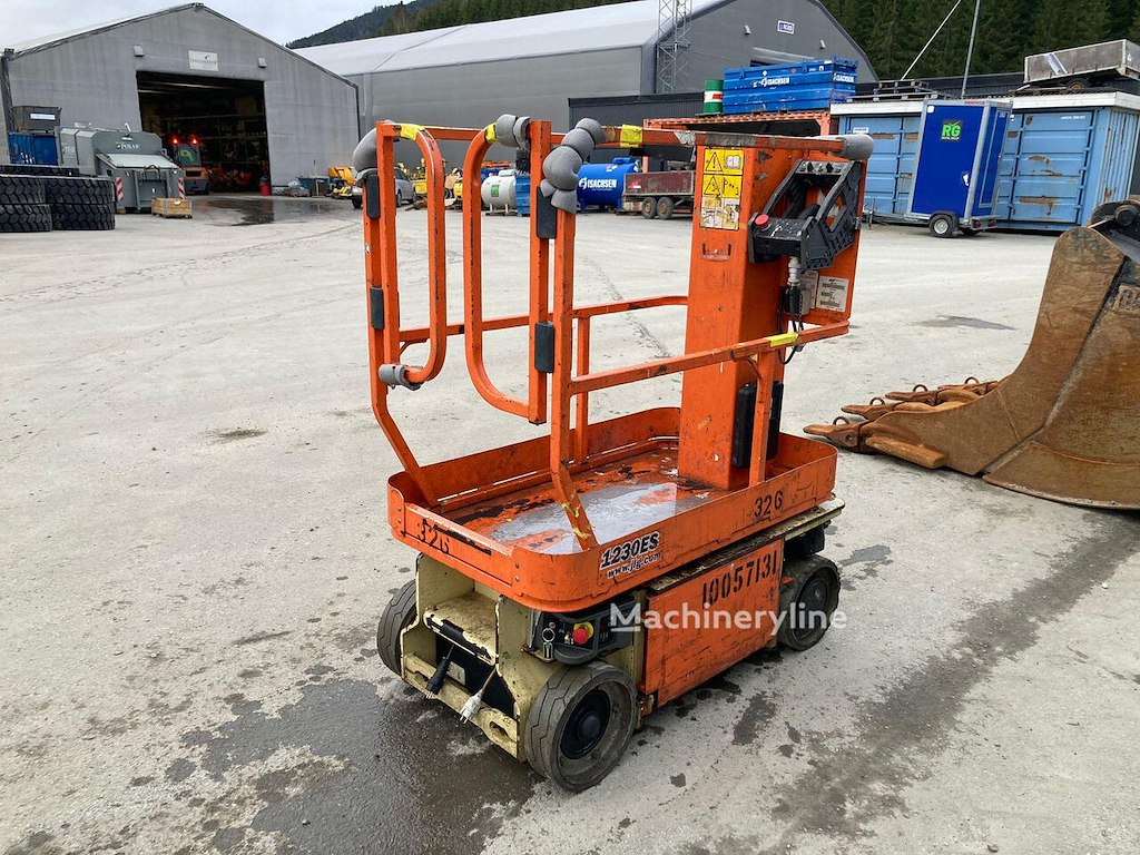 JLG 1230 Mastelift jarbolna penjajuća platforma