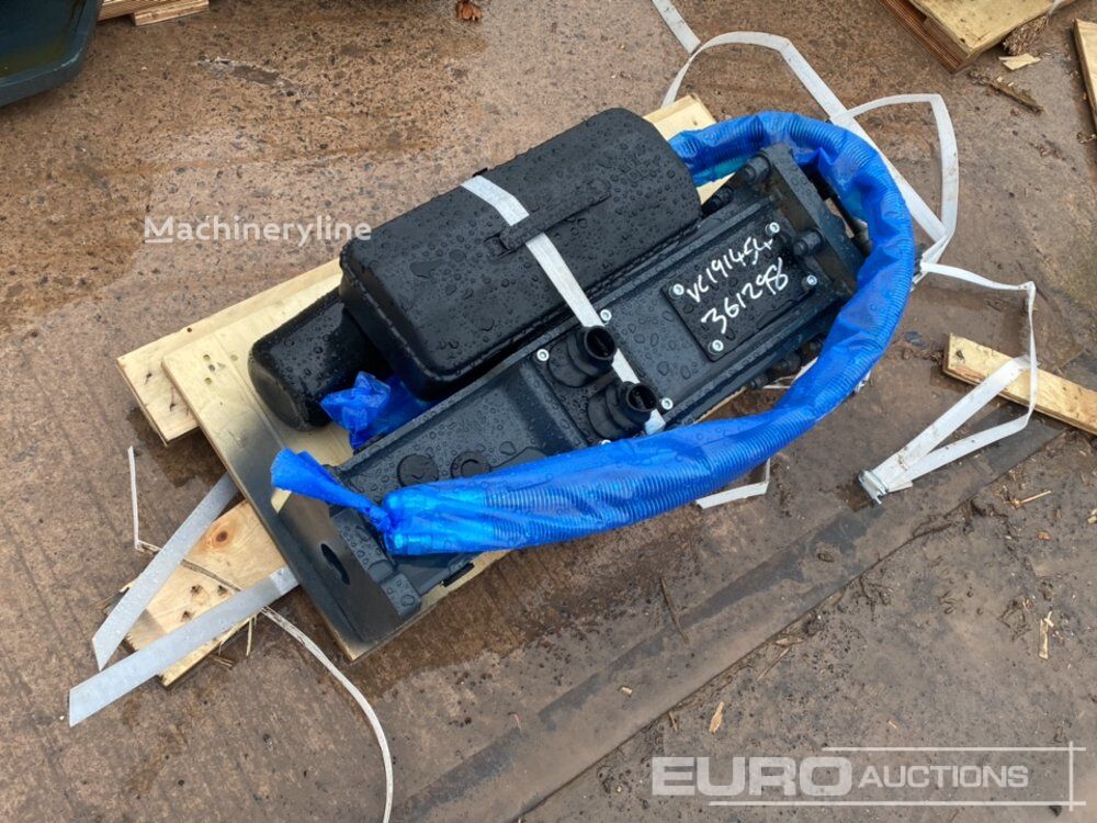 Prodaje se Heroe 35 Hydraulic Breaker 25mm Pin to suit Excavator hidraulični čekić na aukciji