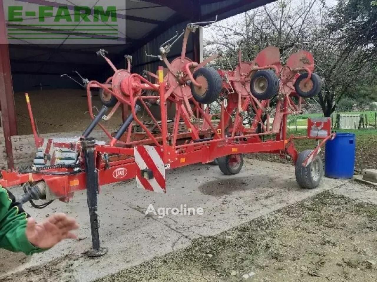 Lely lotus 900 prevrtač sena