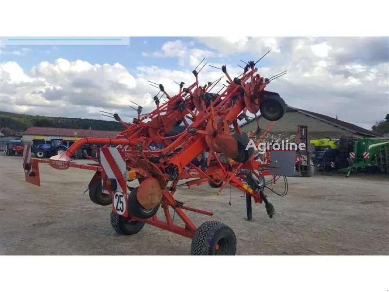 Kuhn gf10802t prevrtač sena