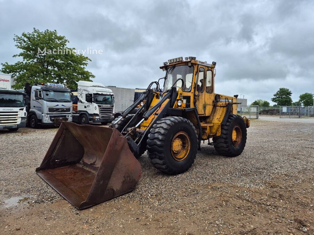 Volvo BM 4300 prednji utovarivač