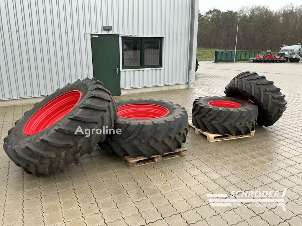 Fendt 2X 600/65 R28 + 2X 650/65 R42 TRELLEBORG točak