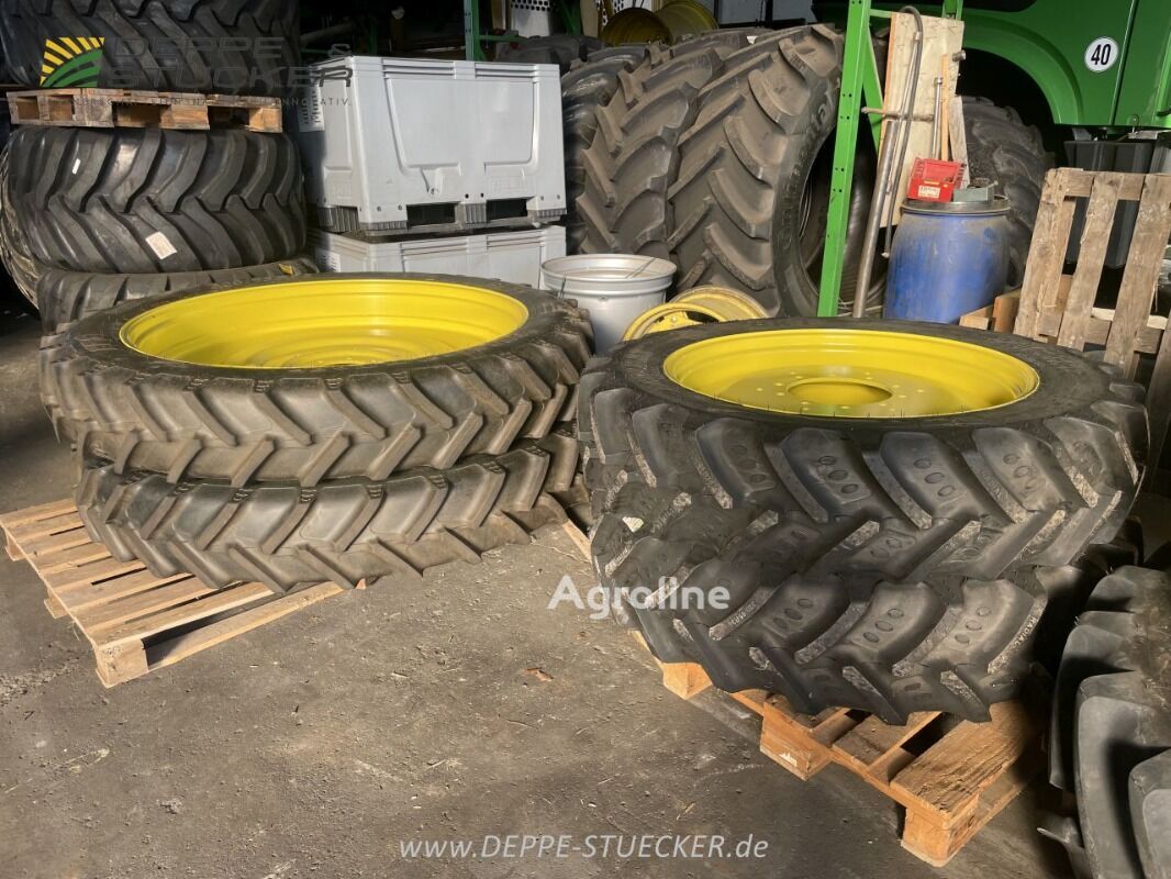 BKT Agrimax 320/85 R36 / 300/95 R52 točak