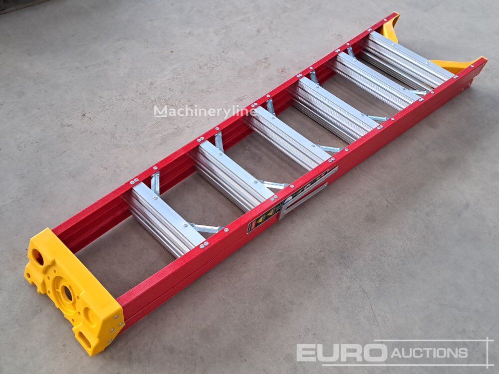 Prodaje se 7 Tread Fibreglass Step Ladder skladišnu merdevinu na aukciji