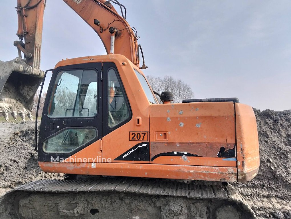 Doosan DX140 bager guseničar
