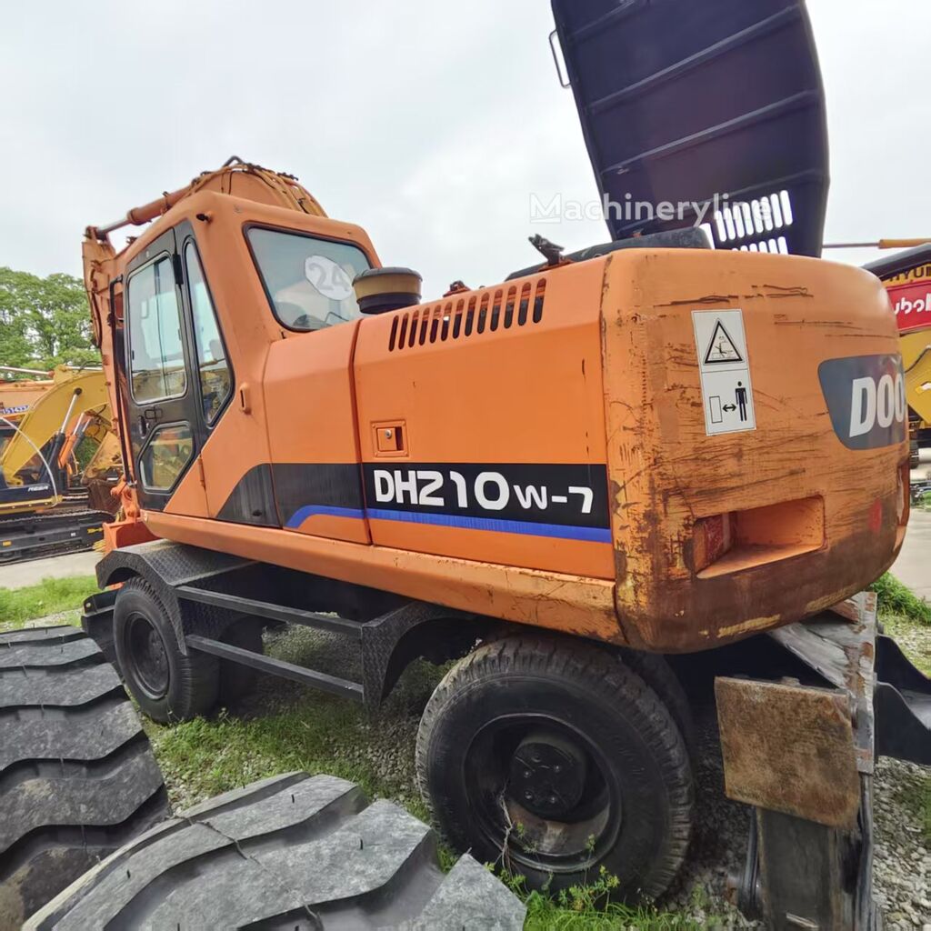 Doosan DX210W bager točkaš