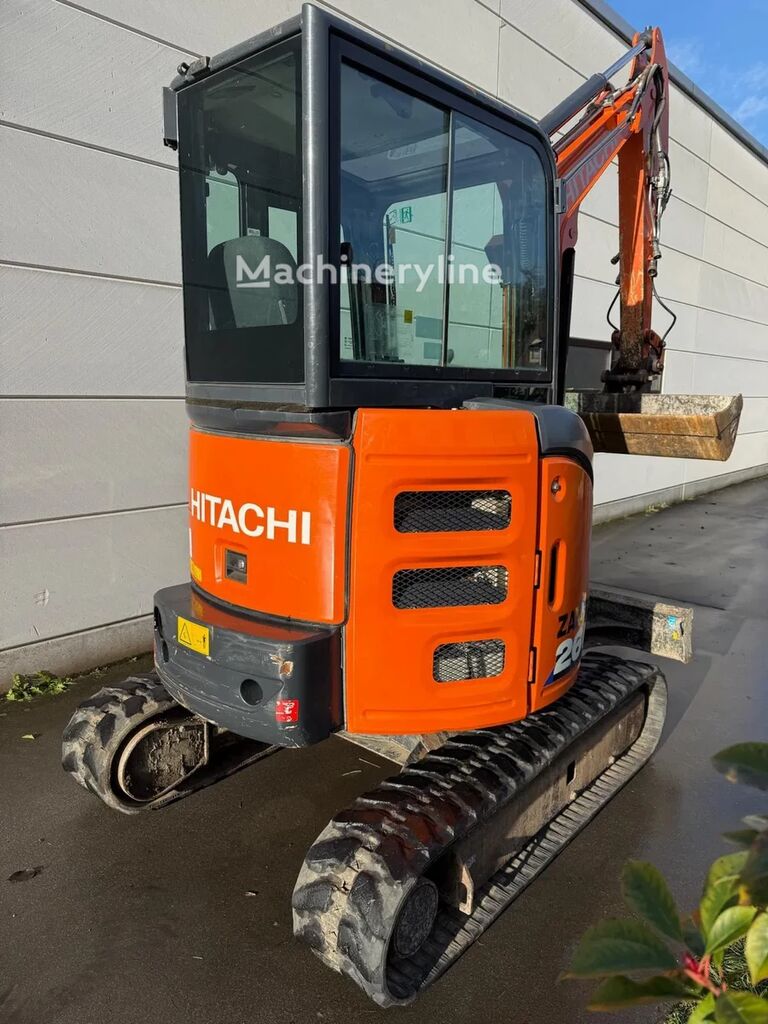 Hitachi ZX26U-6 CR mini bager