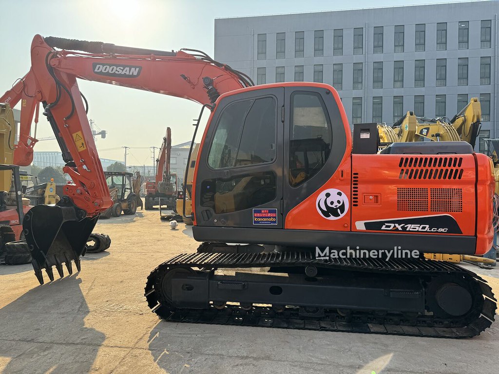 Doosan DX150 bager guseničar