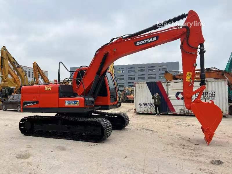 Doosan DX150 bager guseničar