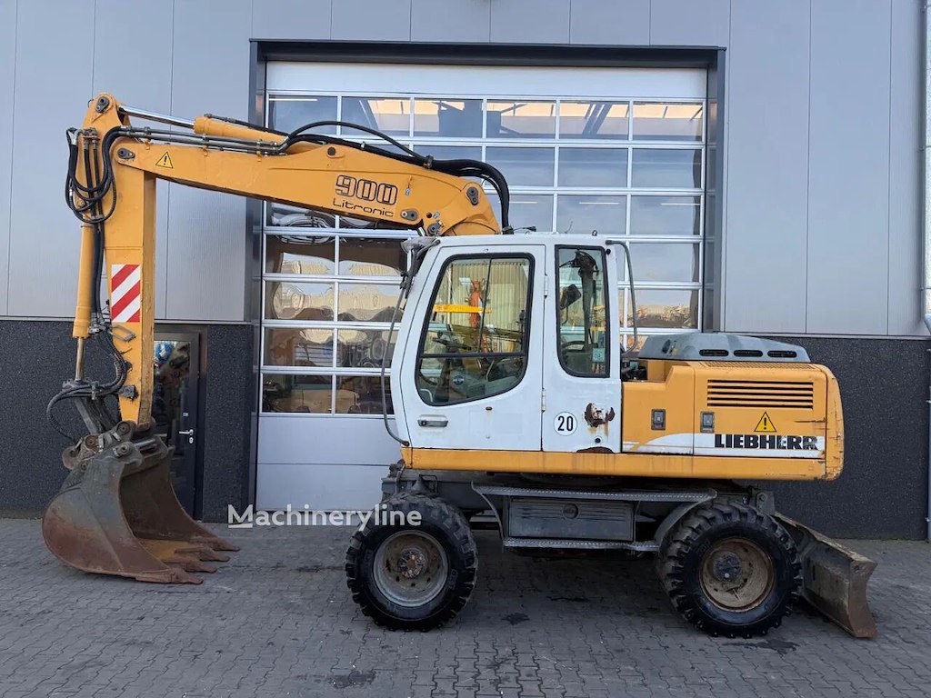Liebherr A900C bager točkaš