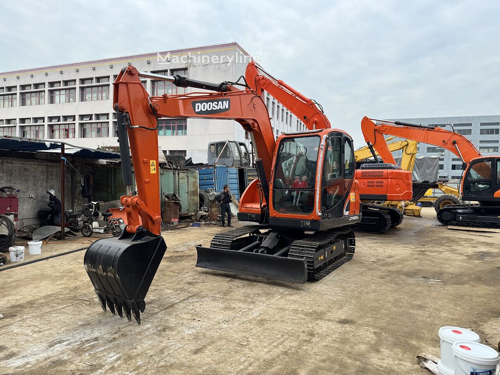Doosan DX80 midi bager