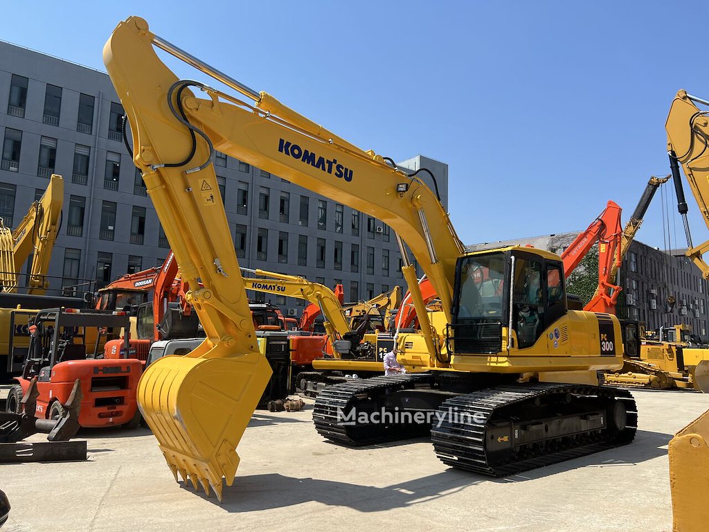 Komatsu PC300-7 bager guseničar