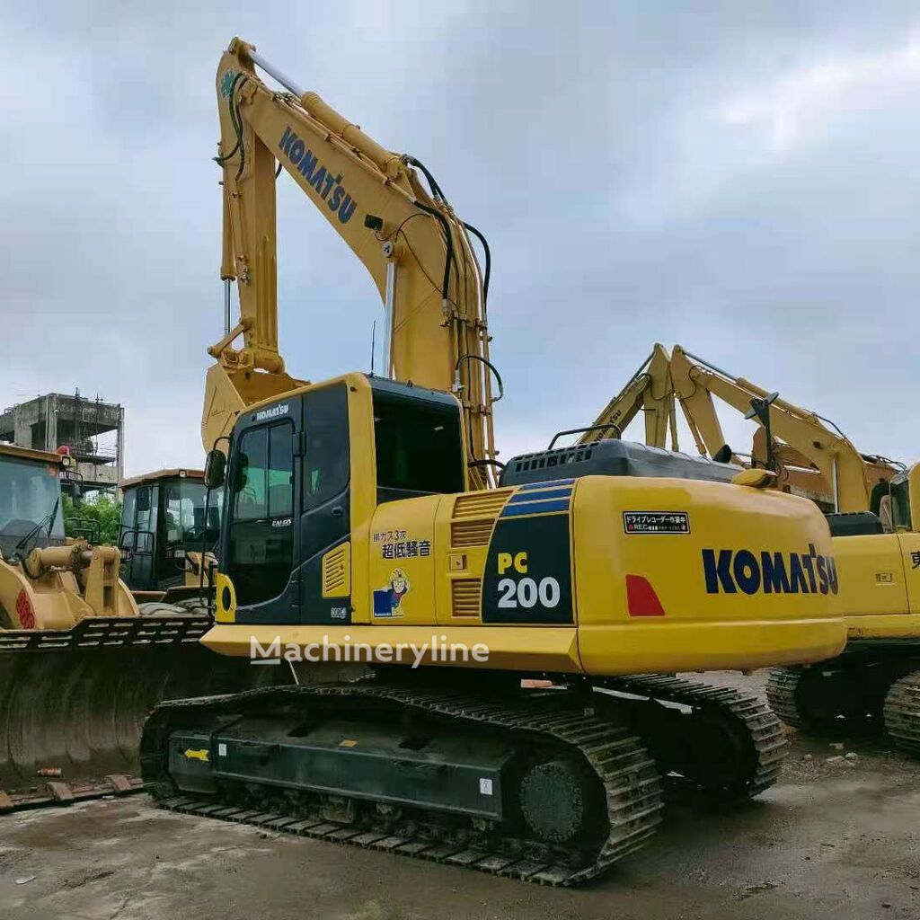 Komatsu PC200-8 bager guseničar