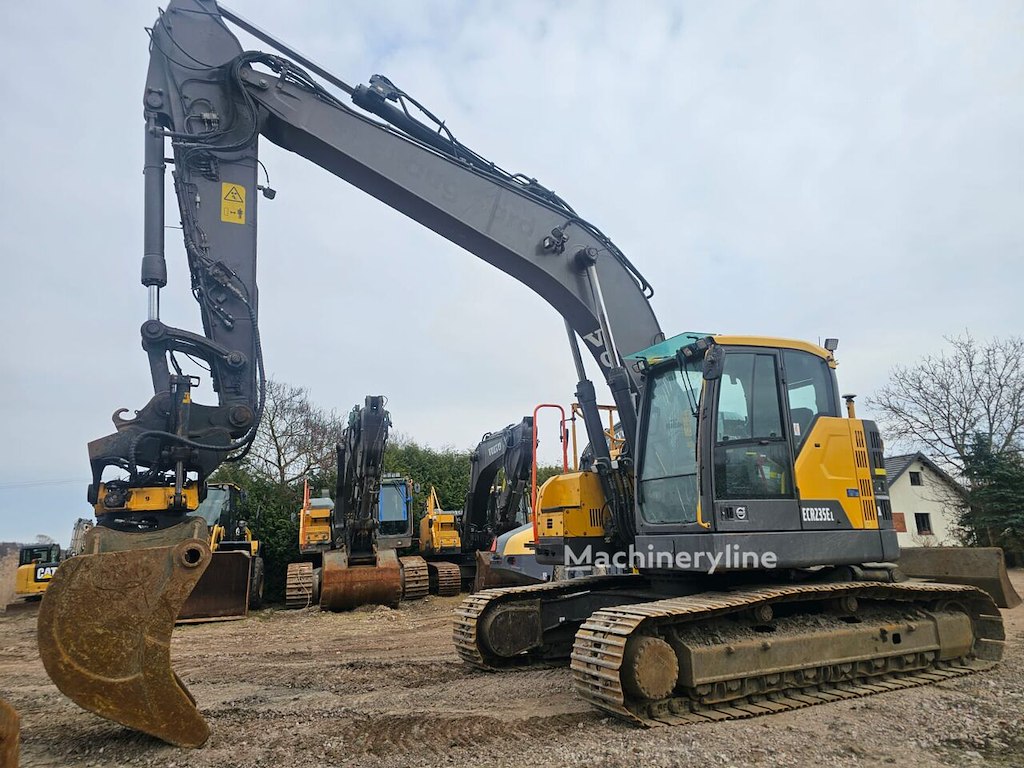 Volvo ECR235EL bager guseničar