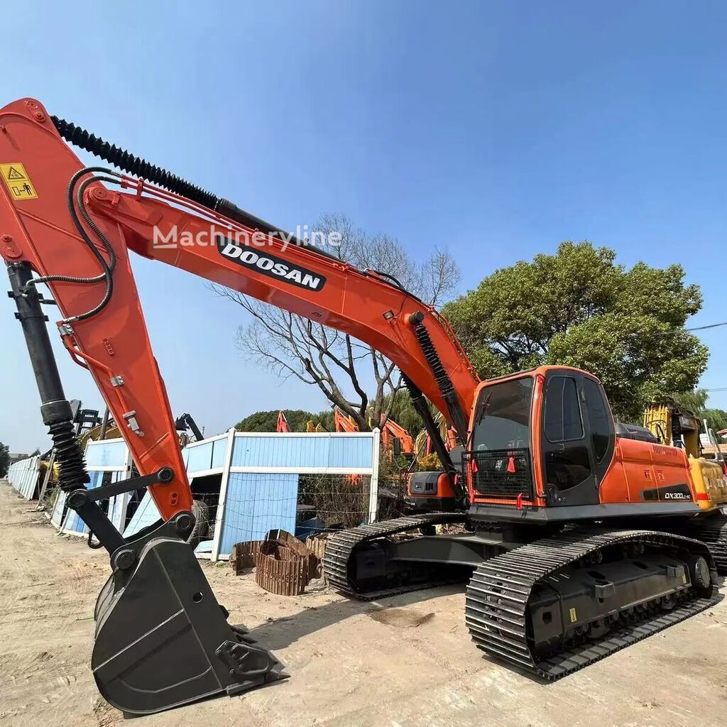 Doosan dx300 LC-9 bager guseničar
