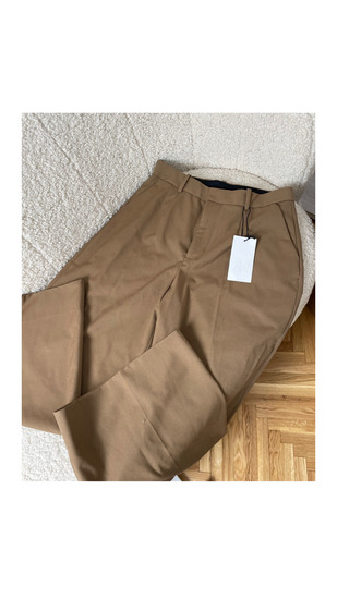 Zara karamel pantalone<3 sa etiketom