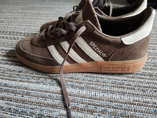 NOVE Adidas Spezial