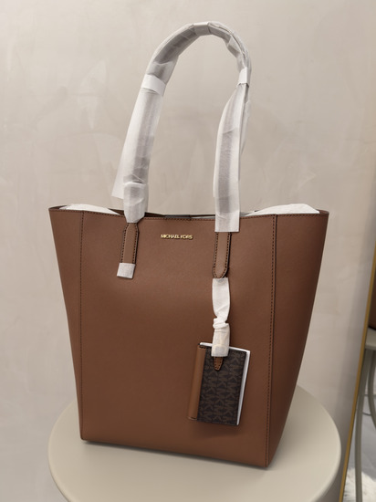 MICHAEL KORS VINCENT Saffiano Large Tote - NOVA