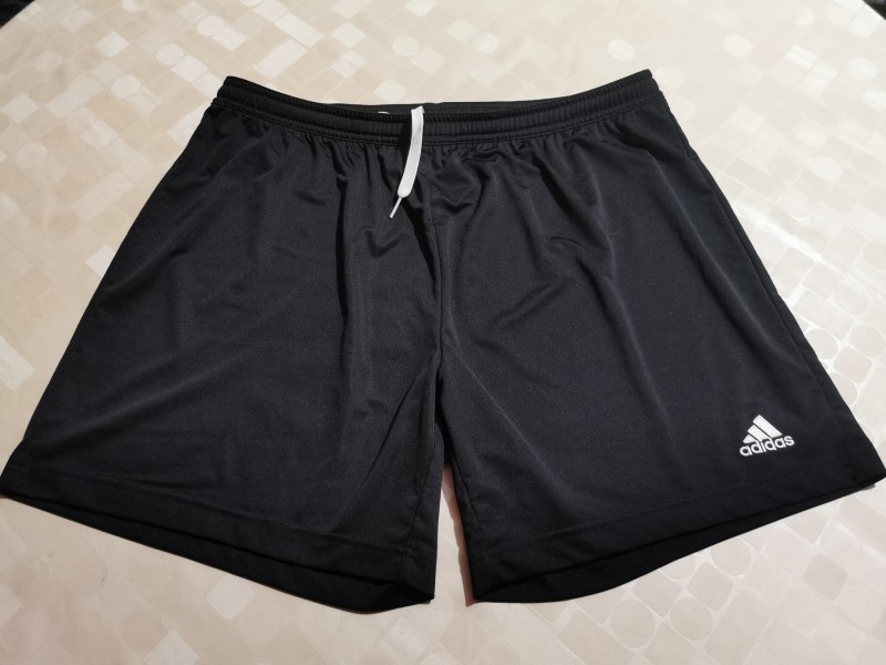 23. ADIDAS VRHUNSKI SORTS vel XL