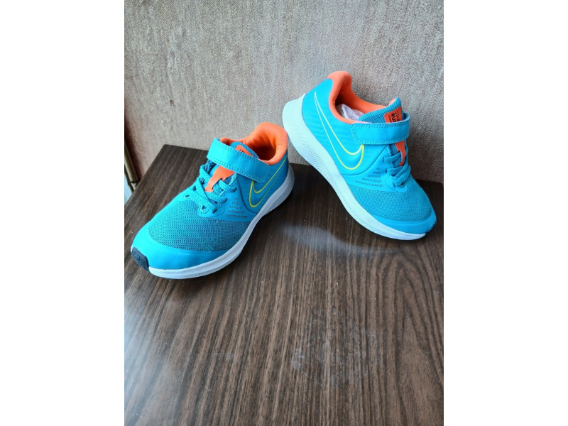 Patike Nike br. 29,5-19 cm.