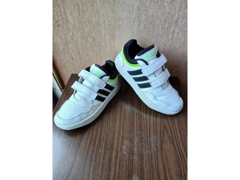 Patike Adidas br 33,5-21,5 cm