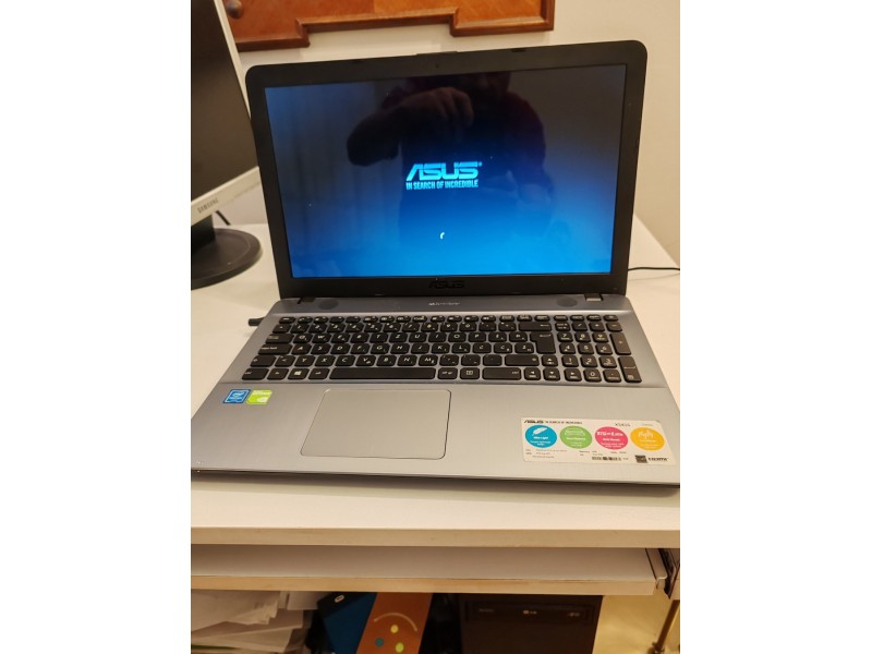 Laptop Asus X541SC