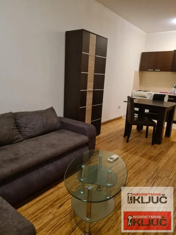 Izdavanje, garsonjera, 28m², Adamovićevo Naselje, Novi Sad Sve Podlokacije