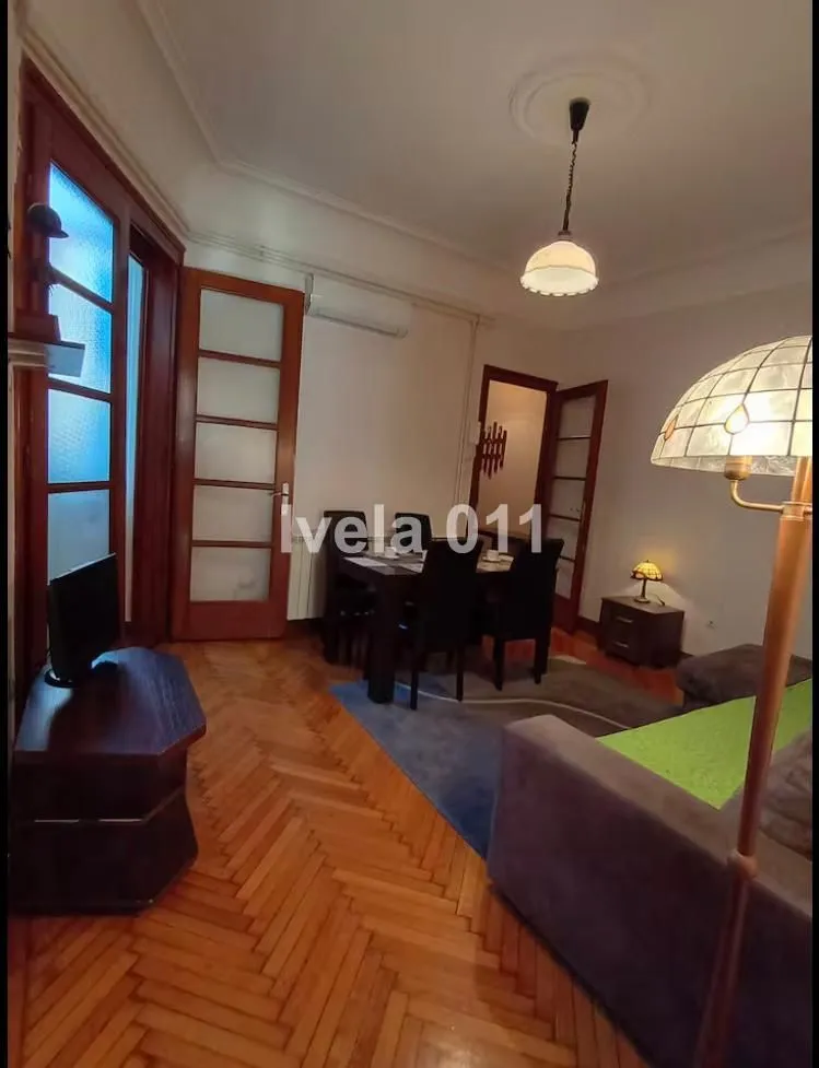 Izdavanje, dvosoban stan, 45m², Vračar Sve Podlokacije, Beograd